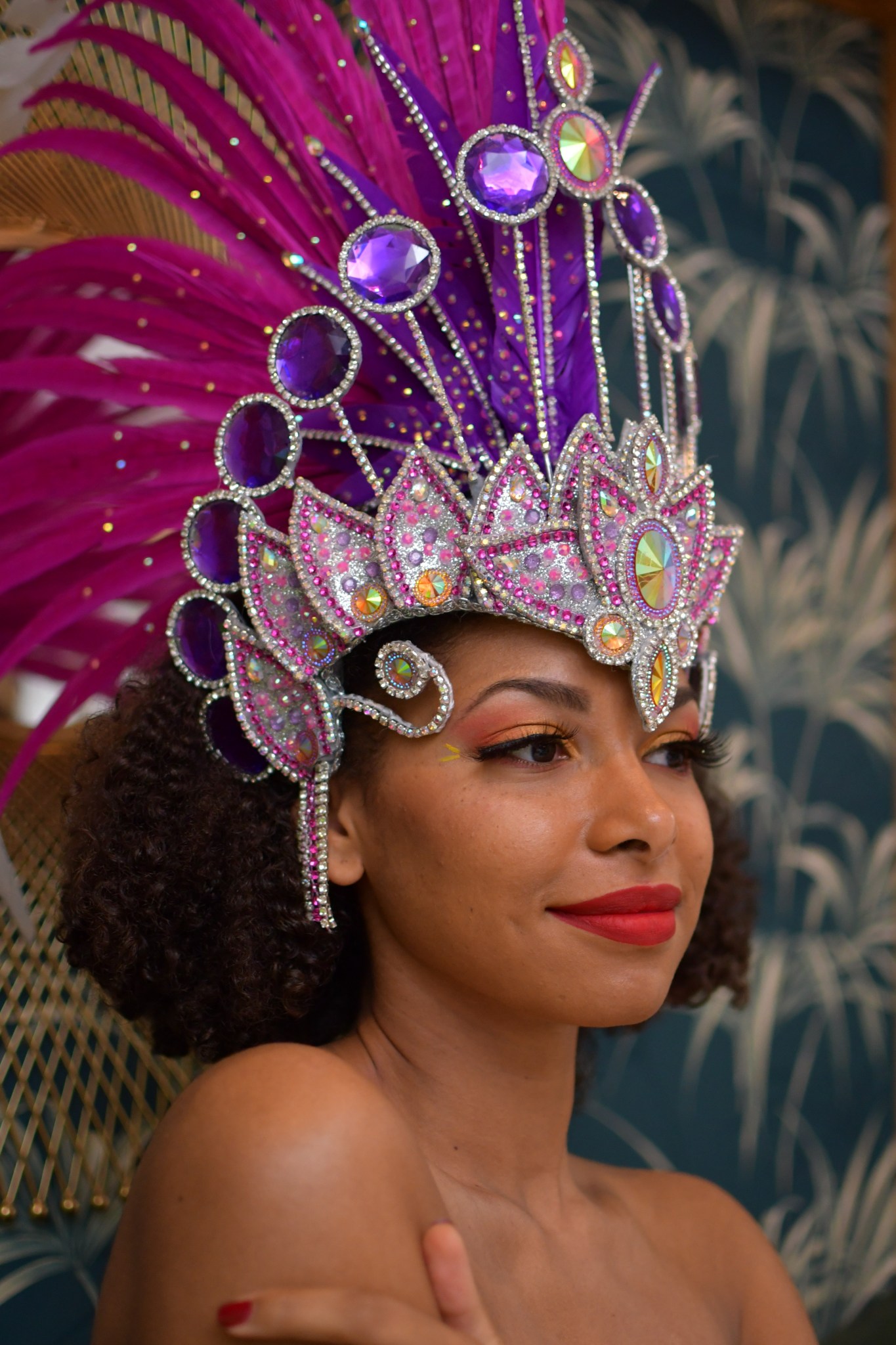 Coiffe Headdress Samba Cabaret Faisan Pink violet – Atelier Louise Costume